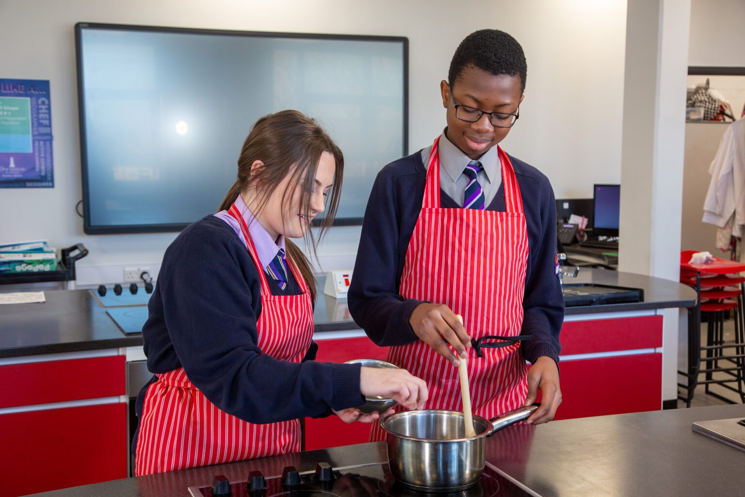 Welcome to Dormston School - Knowledge is Strength - 01384 816395